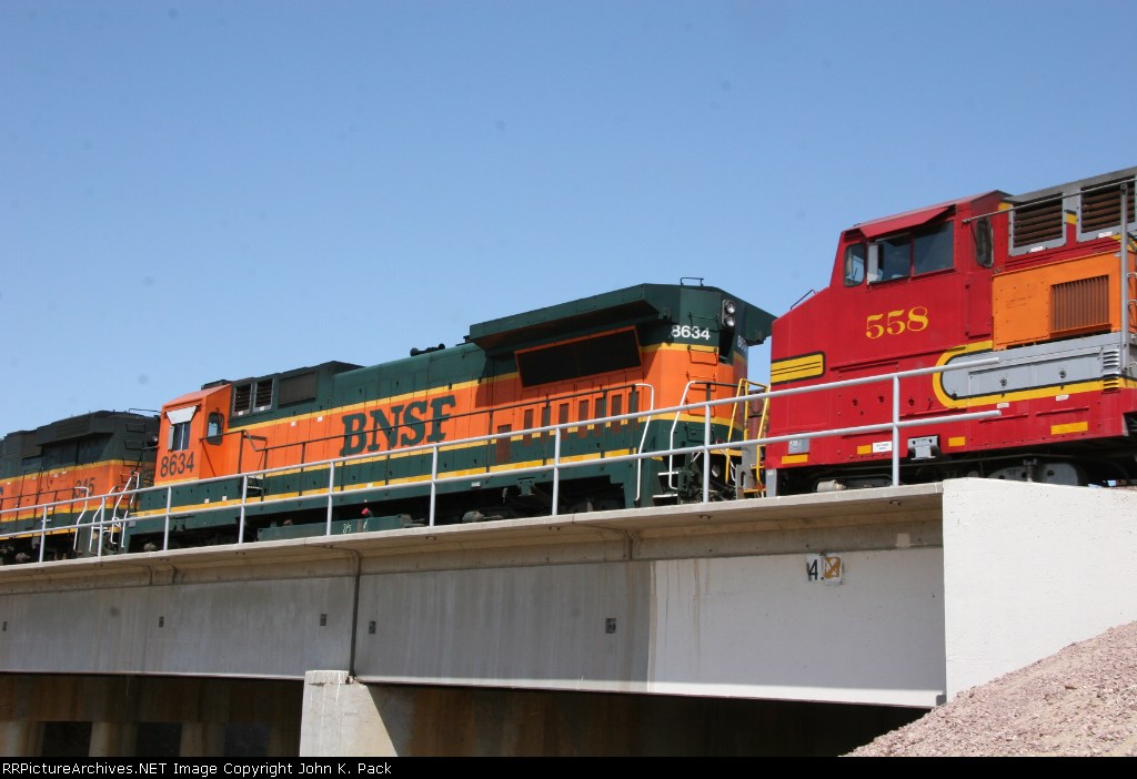 BNSF 8634